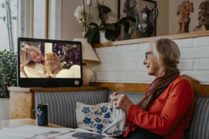 Komp No Isolation: Video Calling Device for the Isolated Elderly